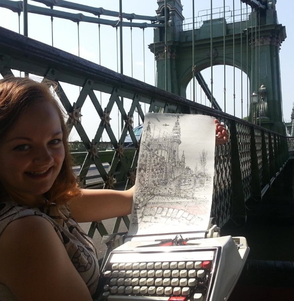 Keira Rathbone, la première artiste sur machine à écrire - KULTT