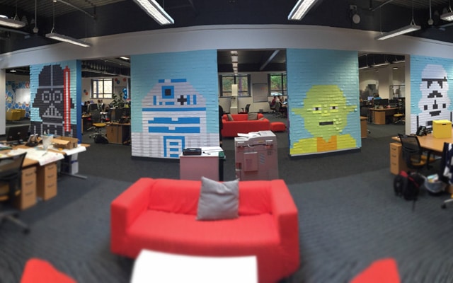 Des fresques Star Wars en Post-It® dans les locaux de Viking Direct ...