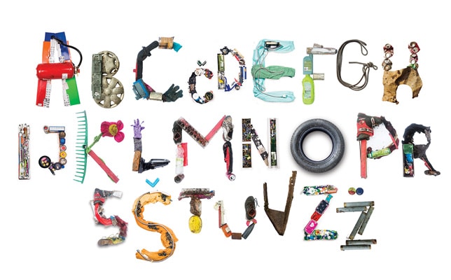 DDB crée une typographie avec des déchets ramassés dans la nature - KULTT