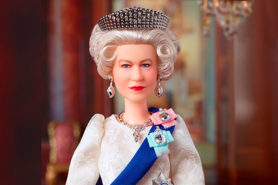 La reine Elizabeth II a désormais une Barbie à son effigie - KULTT